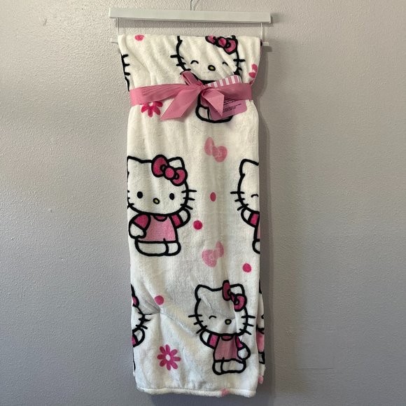 Hello Kitty | Bedding | Nwt Viral Tik Tok Hello Kitty Daisy And Bow ...